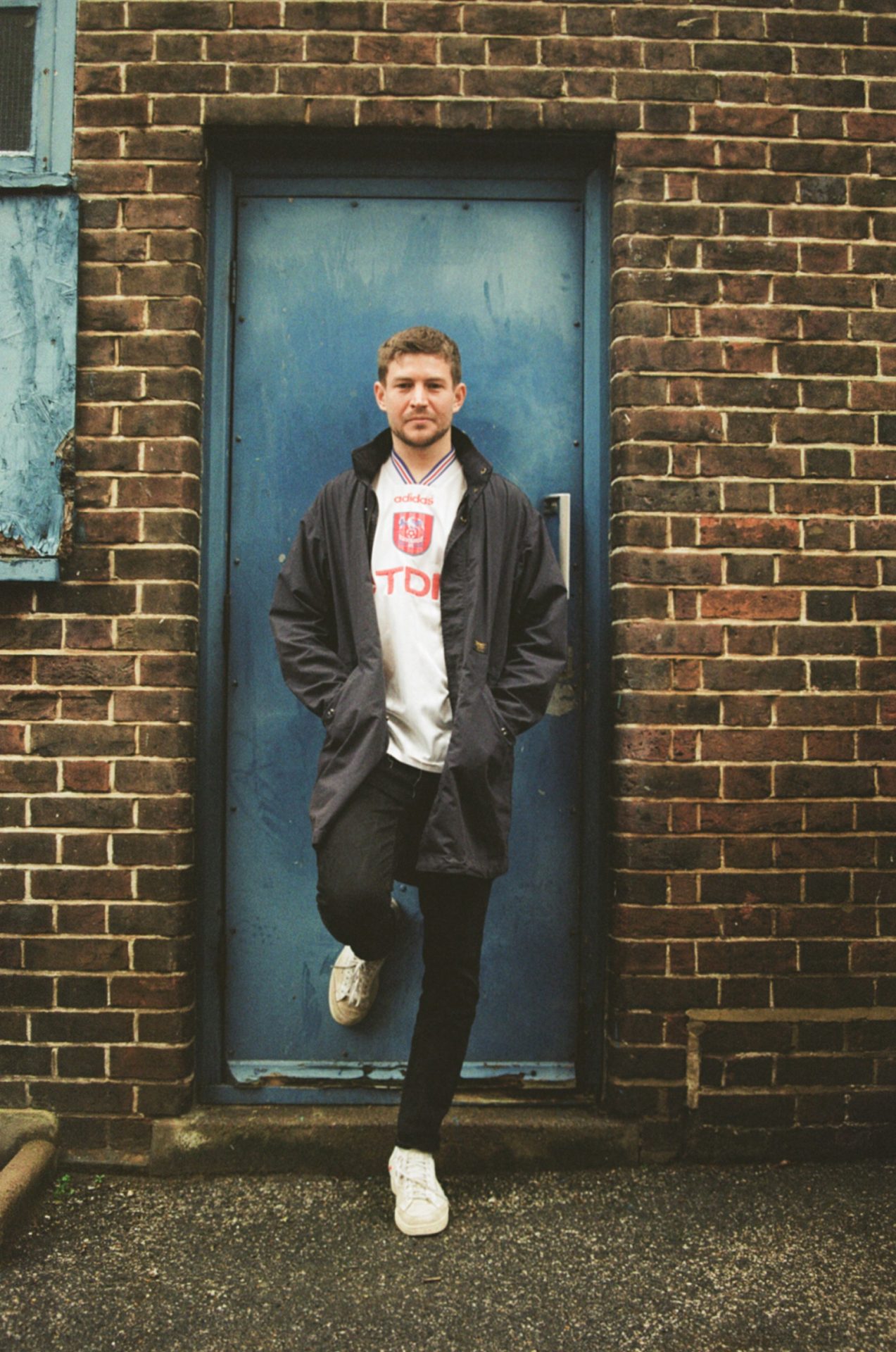 Alex Amorós: London Football Fans in the Frame - Lower Block