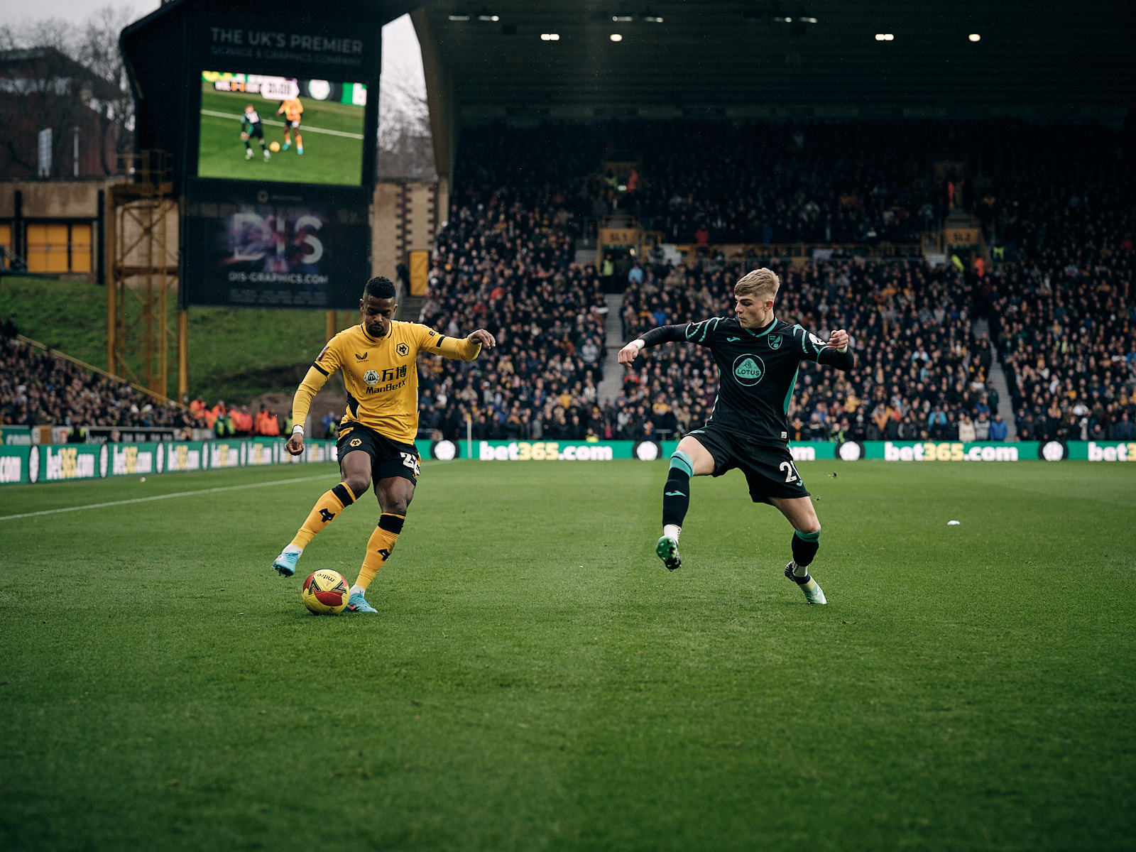 Duncan Elliott: On The Road To Wembley - Lower Block